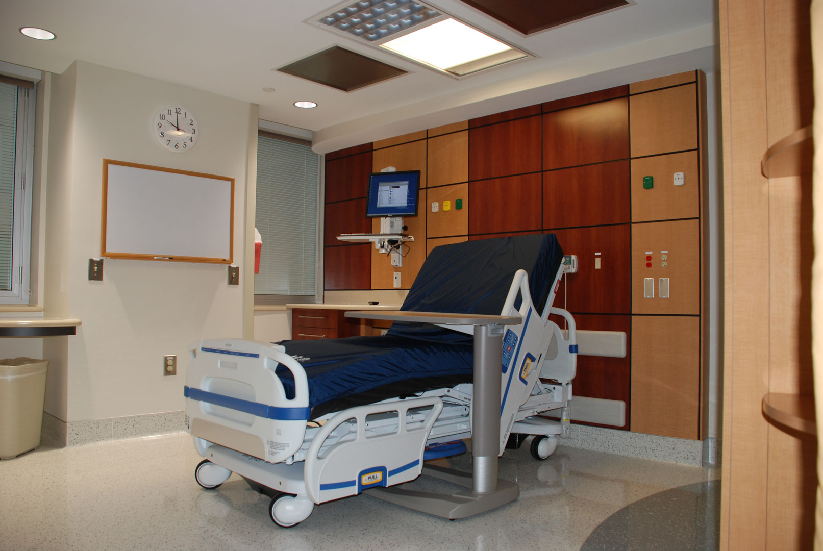 Bone Marrow Transplant Suite | 2KM Architects Bone Marrow Transplant Suite | 2KM Architects